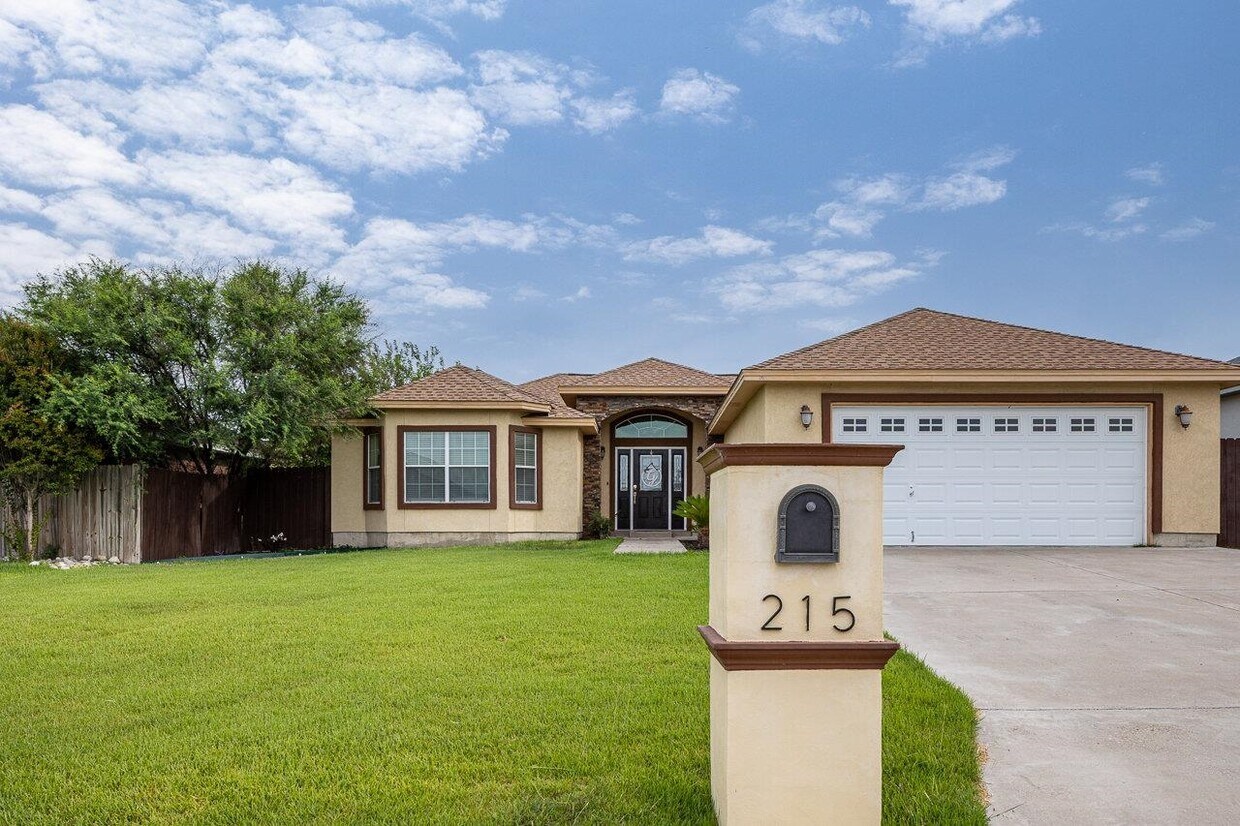 215 Javier Dr, Del Rio, TX 78840 - House Rental in Del Rio, TX ...