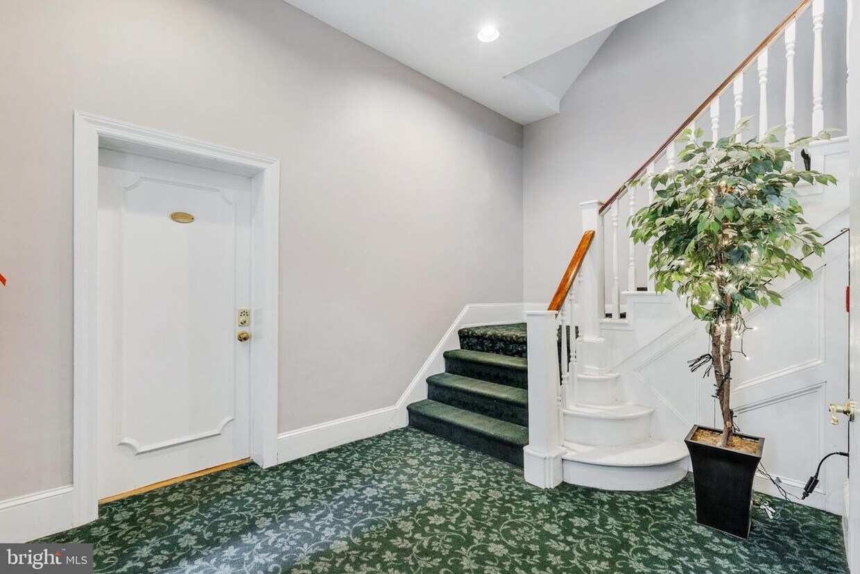 2134 Pine St Unit 1, Philadelphia, PA 19103 - Room for Rent in ...