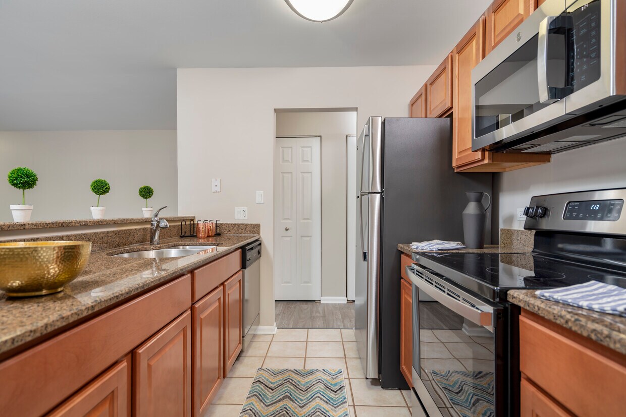 Clover Ridge East Apartments - Apartments in Palatine, IL | Apartments.com