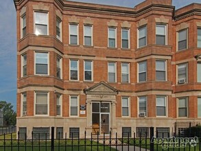 Normal Park Apartments for Rent with Hardwood Floors - Chicago, IL ...