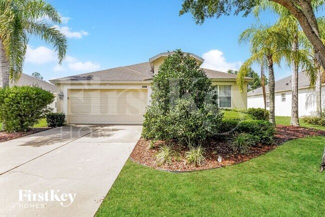 Apartments for Rent with a Walk-In Closet in Tangerine FL