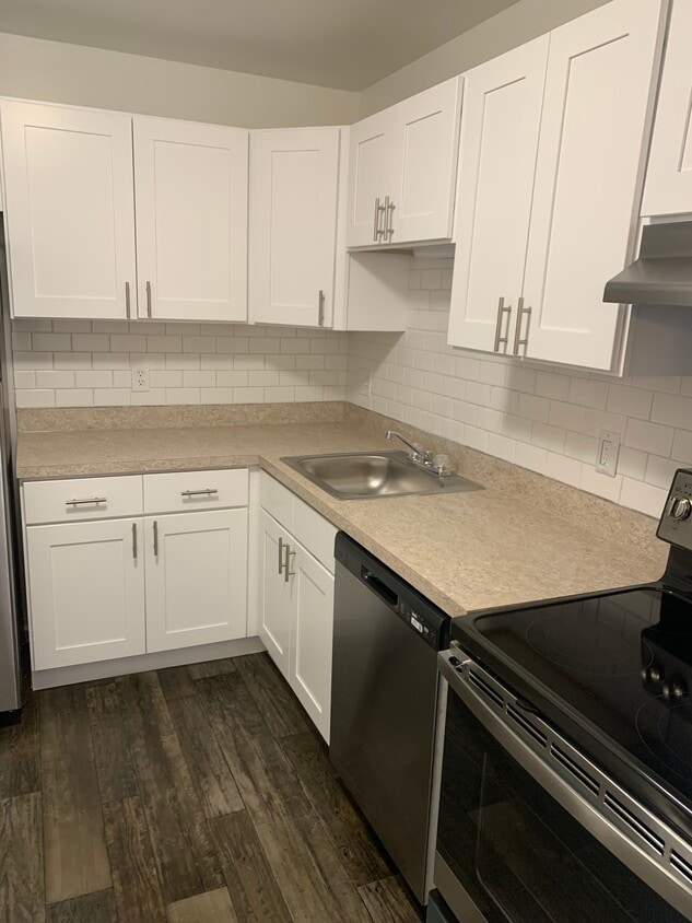 Coach House Apartments - 23600 Lamplighter Dr Southfield, MI 48075 ...