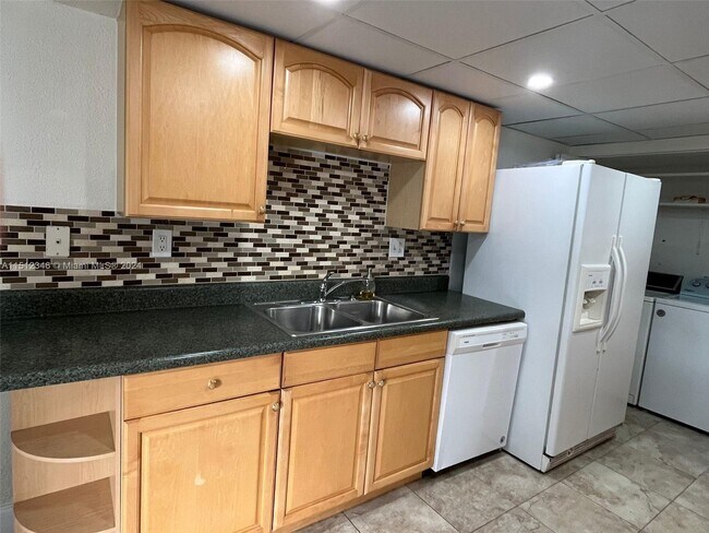 6792 SW 40th St, Davie, FL 33314 - Townhome Rentals in Davie FL ...