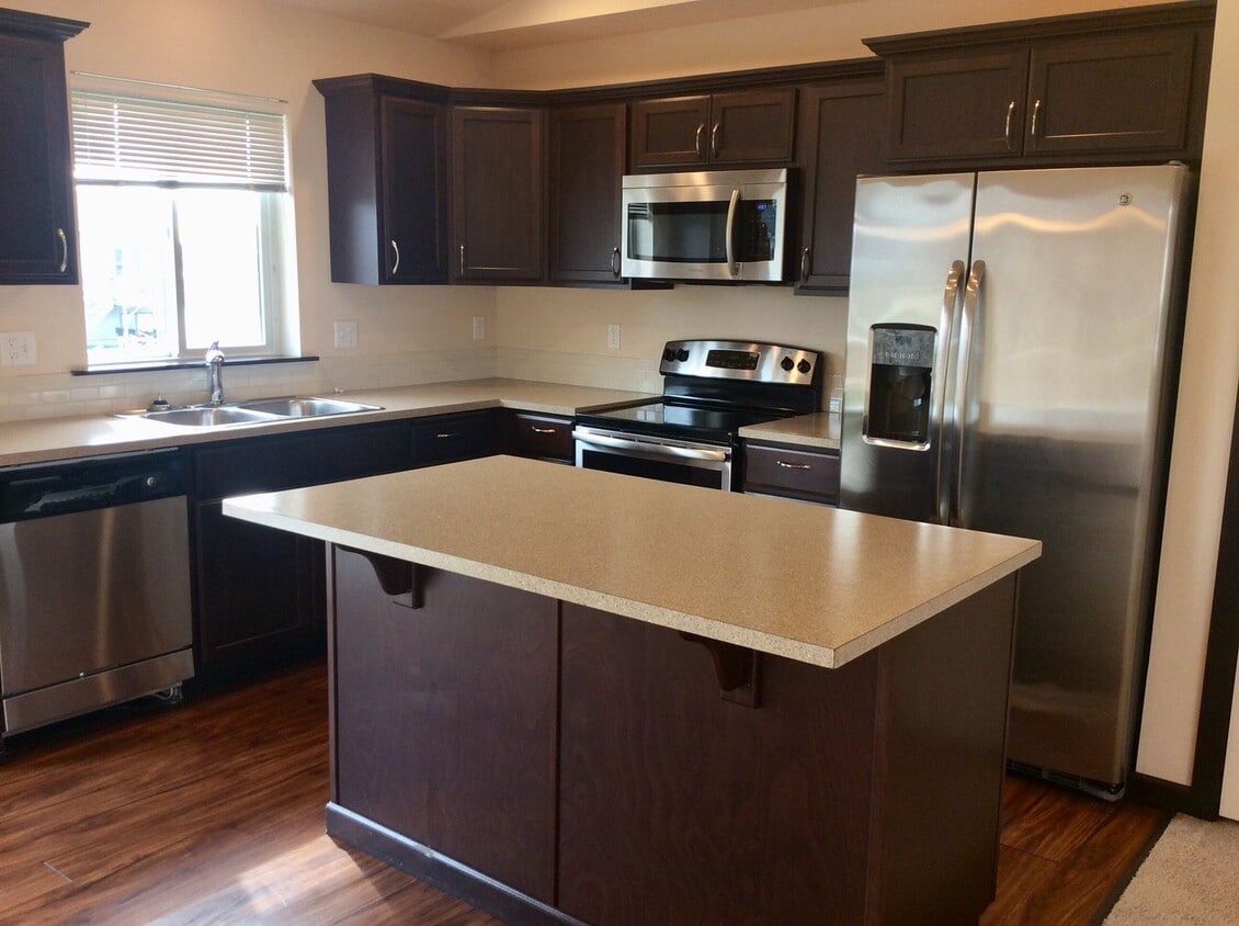 3286 Stephanie Dr, Dickinson, ND 58601 - House Rental in Dickinson, ND ...