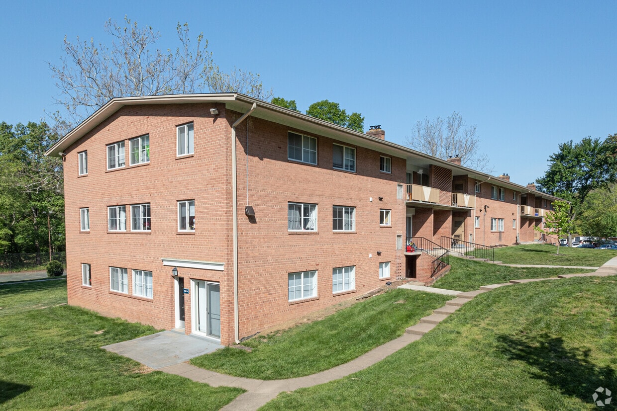 Lynbrook at Mark Center Apartment Homes - Apartments in Alexandria, VA ...