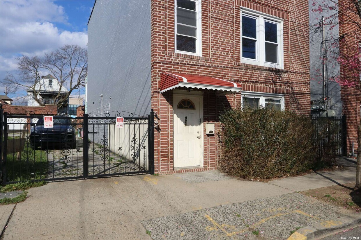 971 E 226th St Unit 2, The Bronx, NY 10466 - Room for Rent in The Bronx ...