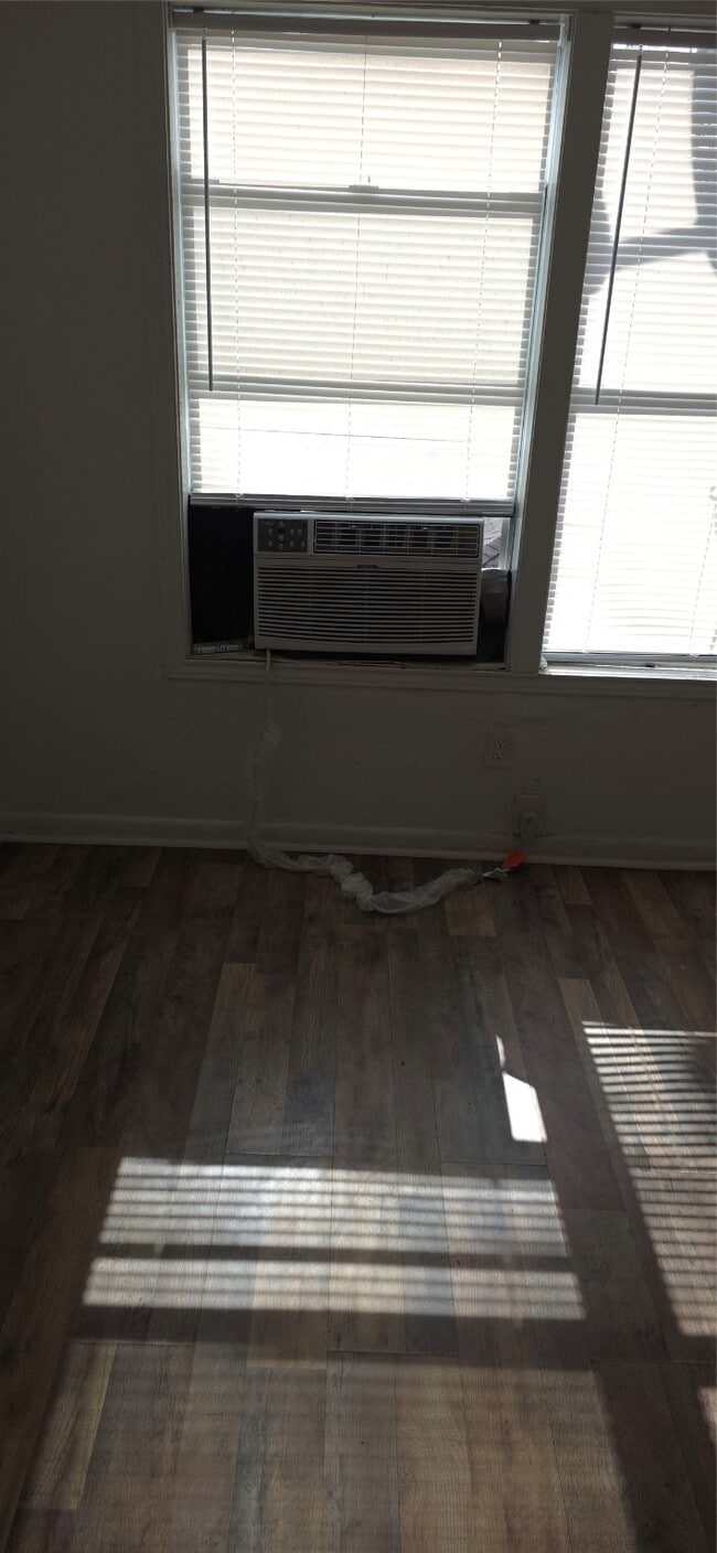 2811 Iola St Unit 8, Houston, TX 77017 - Room for Rent in Houston, TX ...