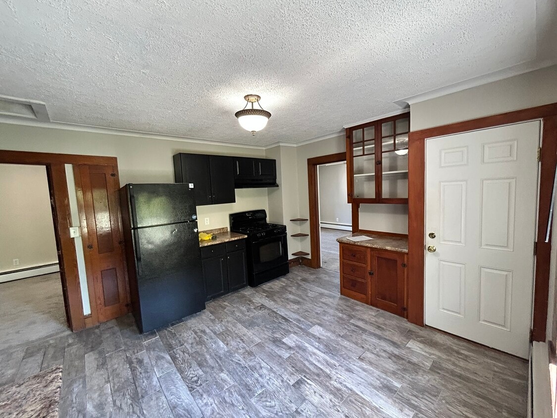 24 Downer St Unit 2, Pawcatuck, CT 06379 - 24 Downer St Pawcatuck, CT ...