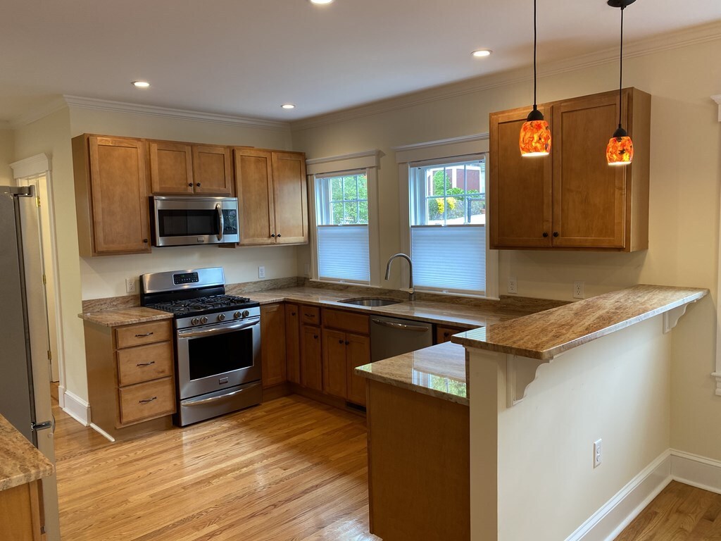 9 Pine St Unit 1, Arlington, MA 02474 - 9 Pine St Arlington, MA 02474 ...