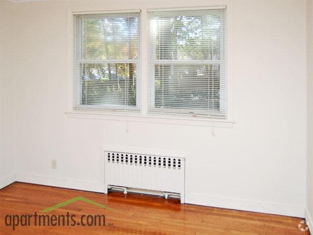Woodbrook Village Apartments - 215-251 S Park Dr Woodbridge, NJ 07095 ...