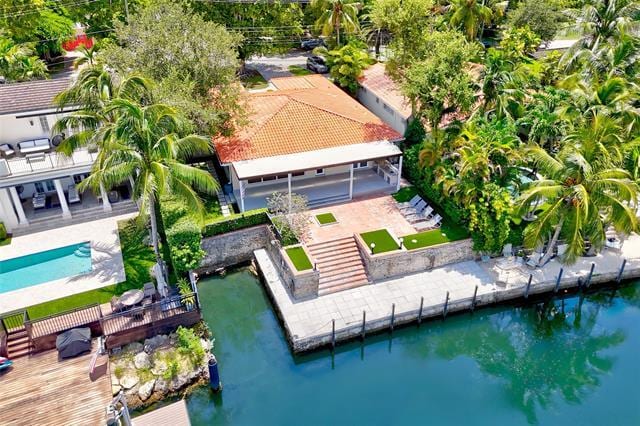 Apartments for Rent with a Living Room in Lower Riviera, Coral Gables ...