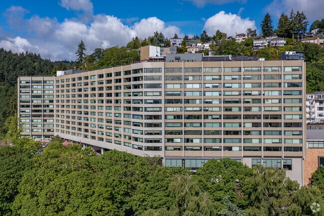 Parkview at Terwilliger Plaza - Apartments in Portland, OR | Apartments.com
