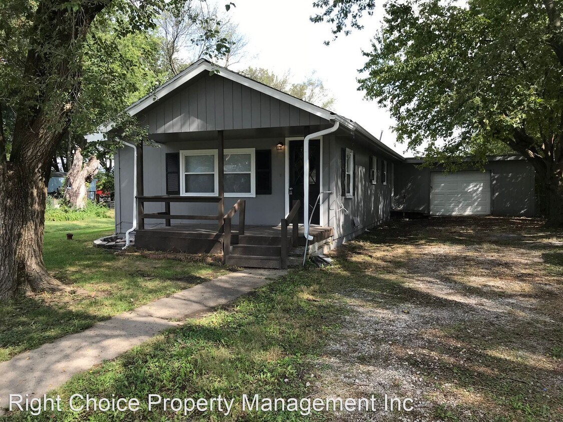 502 Main St, Henrietta, MO 64036 - House Rental in Henrietta, MO ...