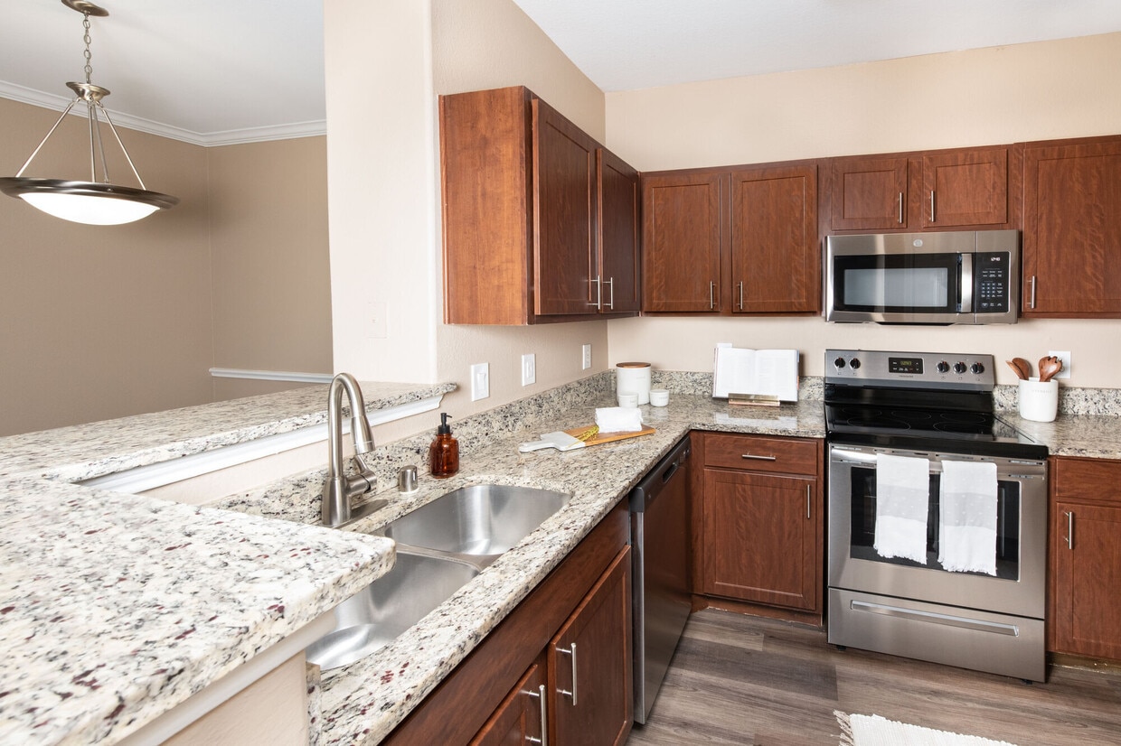 Lakeview At Parkside - 3950-3990 Spring Valley Rd Farmers Branch, TX ...
