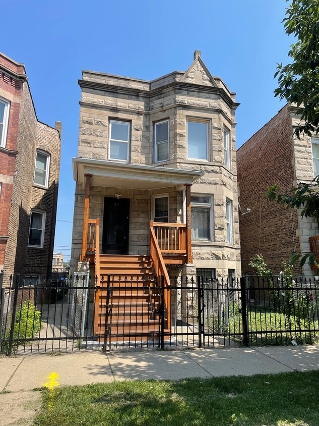 1515 N Keystone Ave Unit 2, Chicago, IL 60651 - Condo for Rent in ...