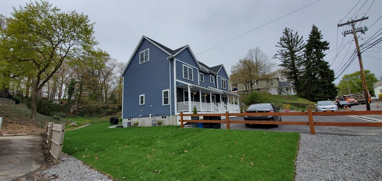 573 Main St, Stoneham, MA 02180 - Townhome Rentals in Stoneham MA ...