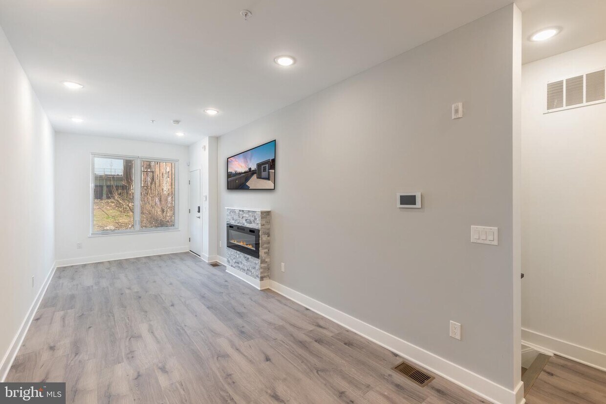 1423 N 8th St Unit 1, Philadelphia, PA 19122 - Room for Rent in ...