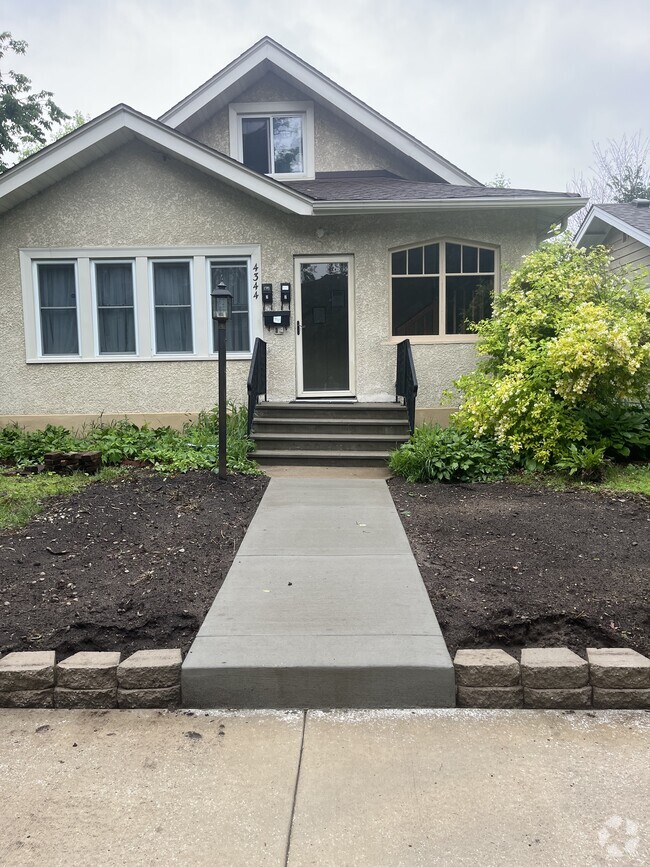 Regina Houses for Rent with High Ceilings - Minneapolis, MN