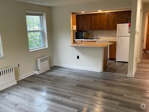 State College South Apartments for Rent with Hardwood Floors - State ...