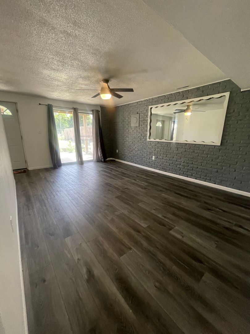 527 Downing Ave Unit 3, Waterloo, IA 50701 - Room for Rent in Waterloo ...