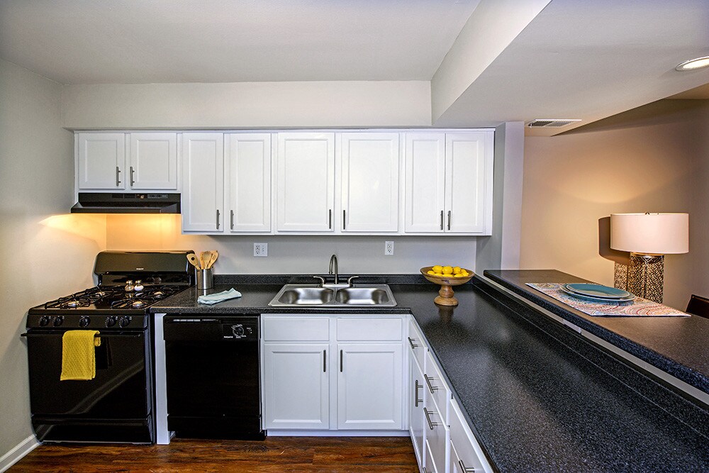 Nineteen North Apartments and Townhomes - 1050 Nineteen North Dr ...