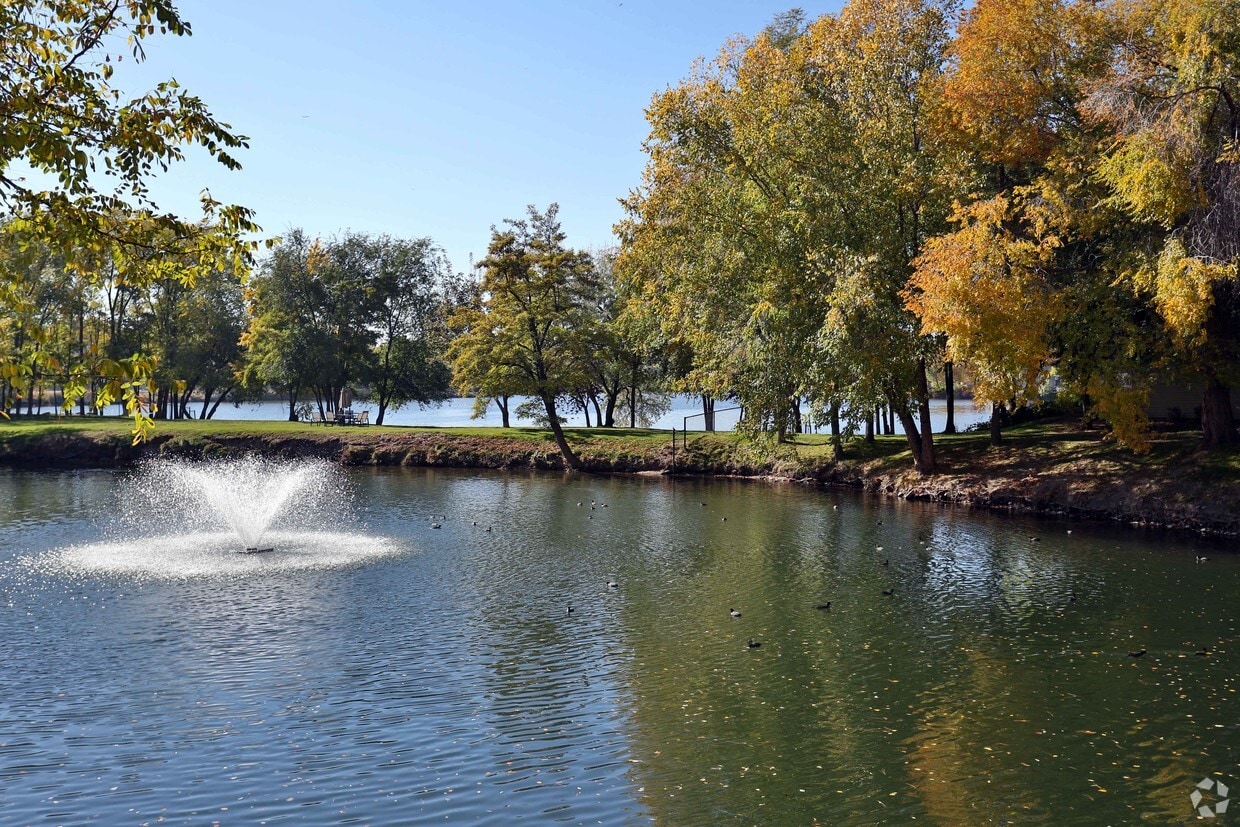 Edgewater Apartments - 3304 N Lakeharbor Ln Boise, ID 83703 ...