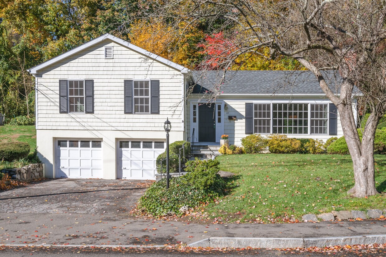 47 Mallard Dr, Greenwich, CT 06830 - House Rental in Greenwich, CT ...