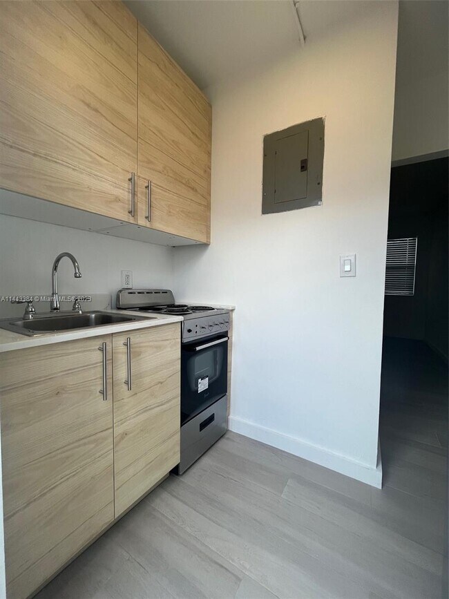 7035 NE 4th Ct Unit 3, Miami, FL 33138 - Room for Rent in Miami, FL ...