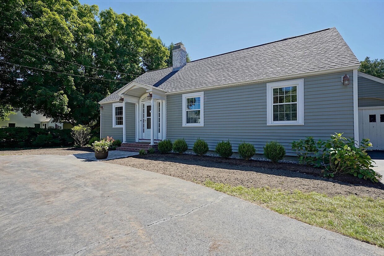 180 Washington Rd, Rye, NH 03870 - House Rental in Rye, NH | Apartments.com
