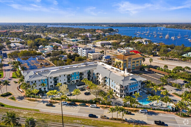 Historic Downtown Stuart Apartments under $3,000 - Stuart, FL - 3 ...