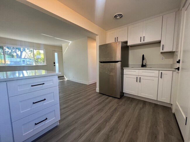 2263 S Lake St Unit 3, Salt Lake City, UT 84106 - Apartments in Salt ...