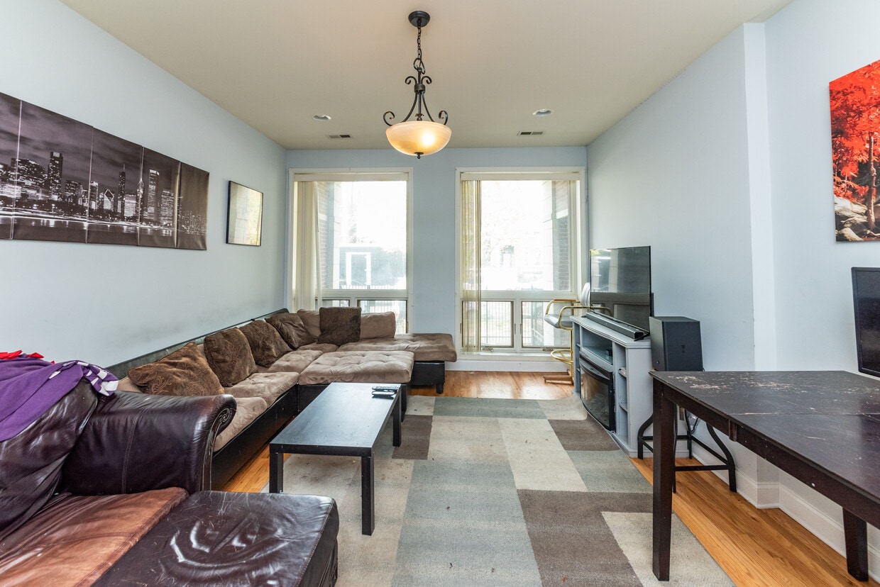 1132 W Addison St Unit 1, Chicago, IL 60613 - Condo for Rent in Chicago ...