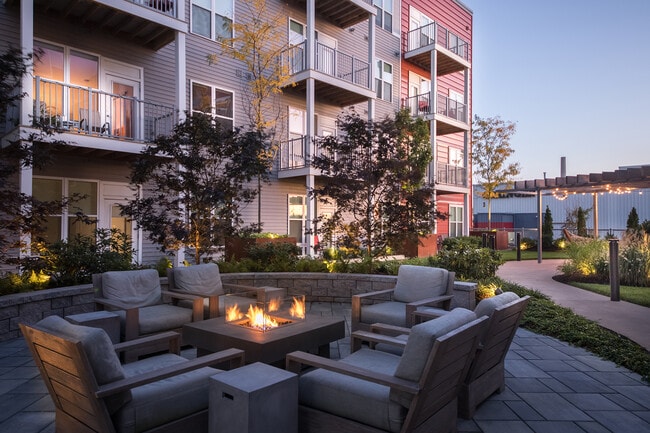 Everett Harborwalk Apartments for Rent with a Garage - Everett, MA ...