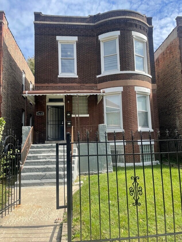 7633 S Lowe Ave Unit 2, Chicago, IL 60620 - Room for Rent in Chicago ...