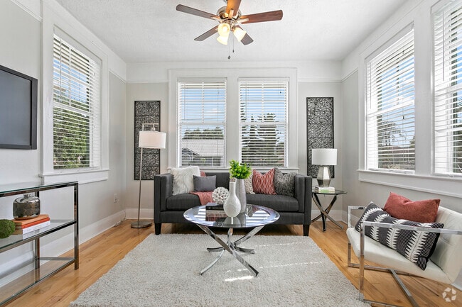 New Beautiful Apartments for Rent with High Ceilings - Tampa, FL - 2 ...