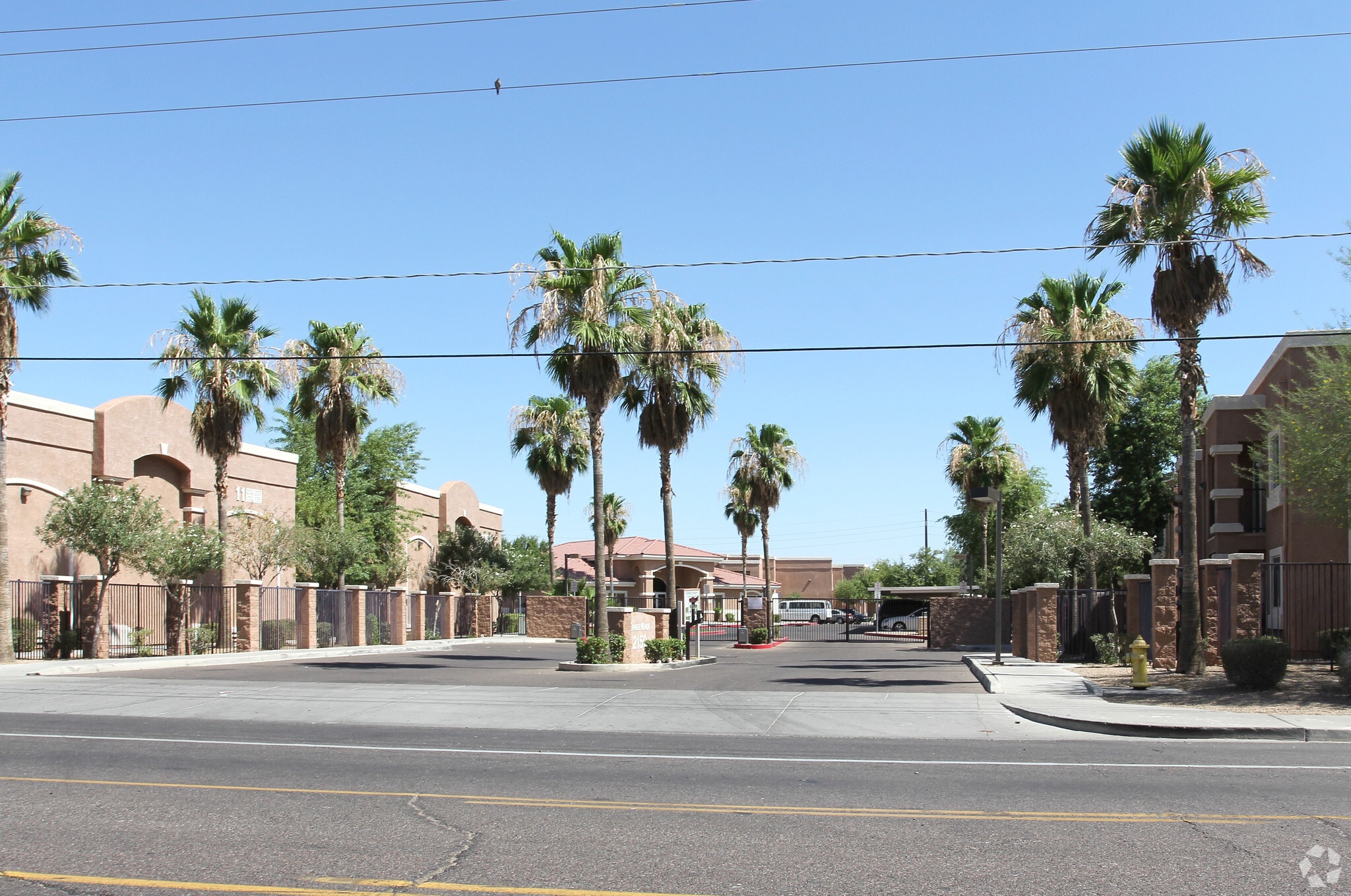 Tanner Manor Apartments - 2150 E Broadway Rd Phoenix, AZ 85040 ...