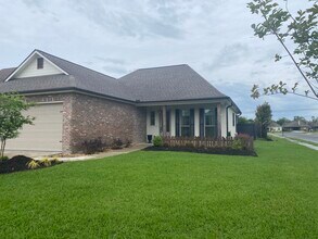 Waterford Ridge Apartments for Rent with Washer & Dryer - Broussard, LA ...