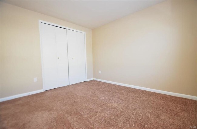 10 Adams St Unit F4, East Stroudsburg, PA 18301 - Room for Rent in East ...