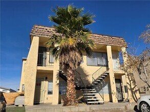 Cheyenne Valley Houses for Rent with High Ceilings - North Las Vegas, NV