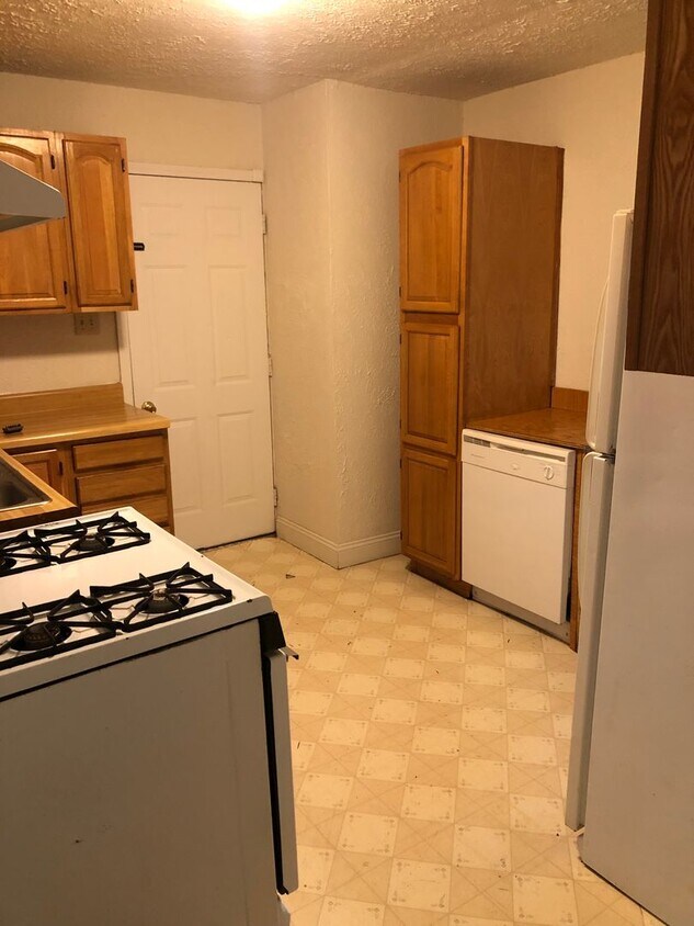 1213 N Washington St Unit House, Bloomington, IN 47404 - Room for Rent ...