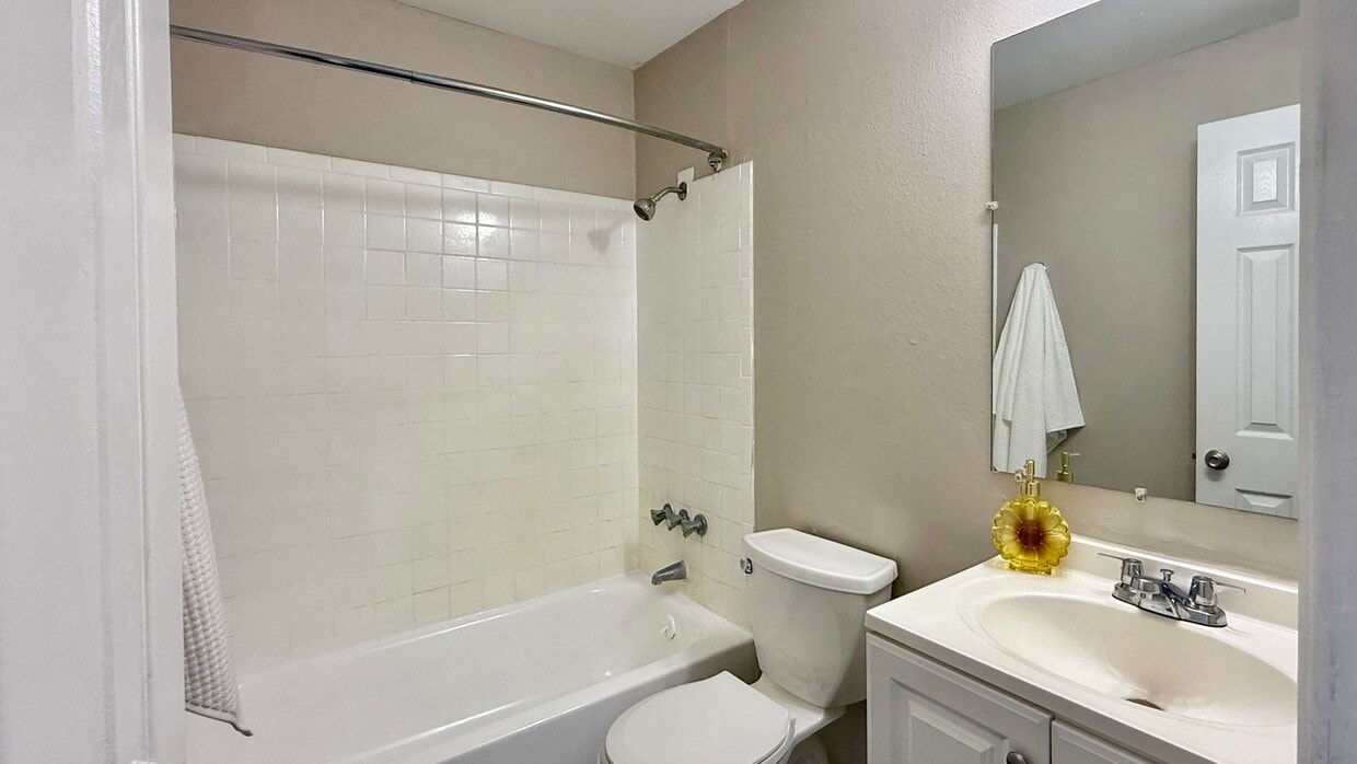 Oasis at Ballast Point - 3730 W Bay Ave Tampa, FL 33611 | Apartments.com