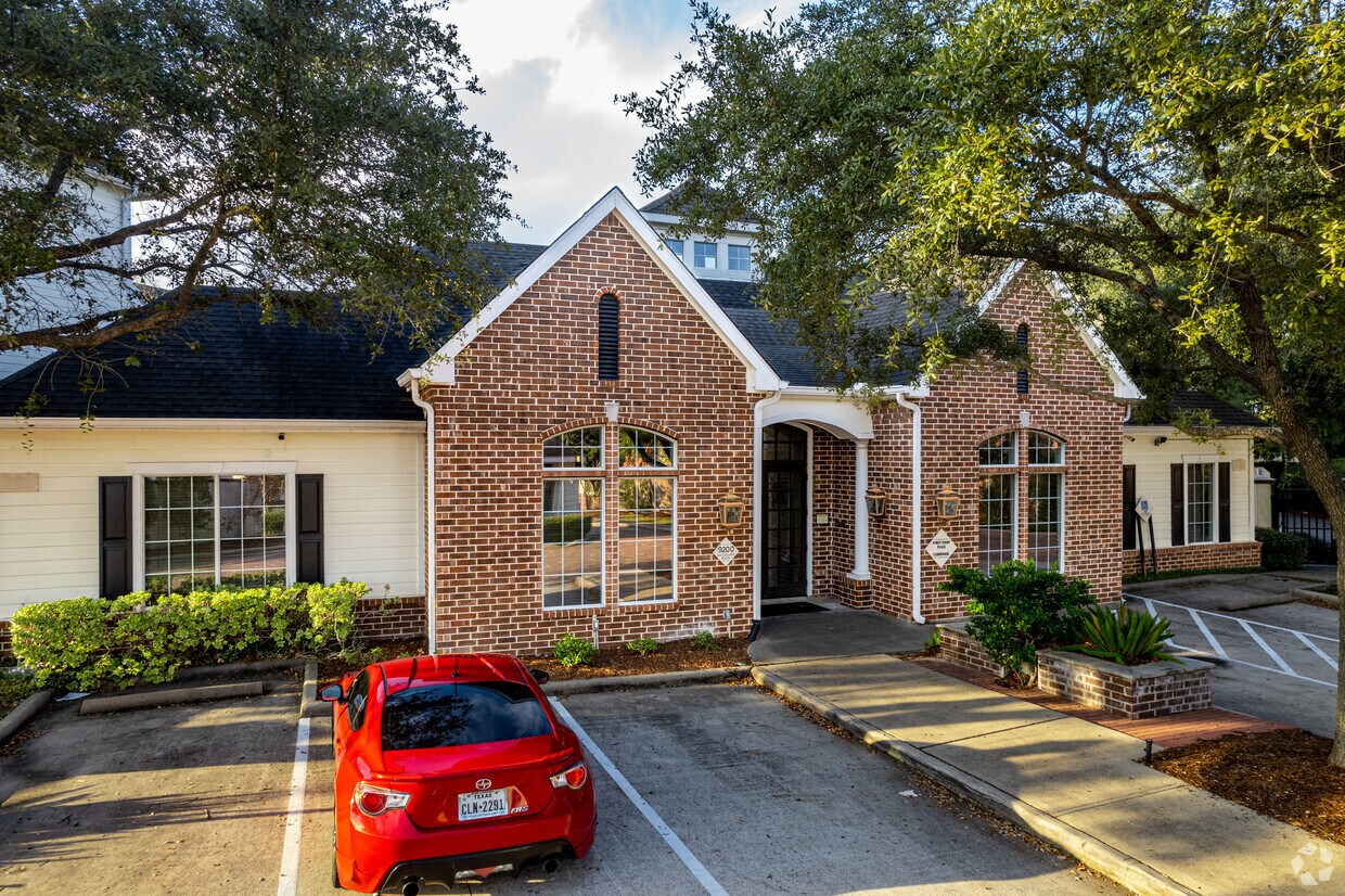 Piney Point Place Townhomes - 9200 Westheimer Rd Houston, TX 77063 ...