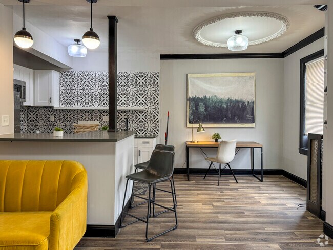 Shaw Place Apartments for Rent with a Walk-In Closet - Saint Louis, MO ...