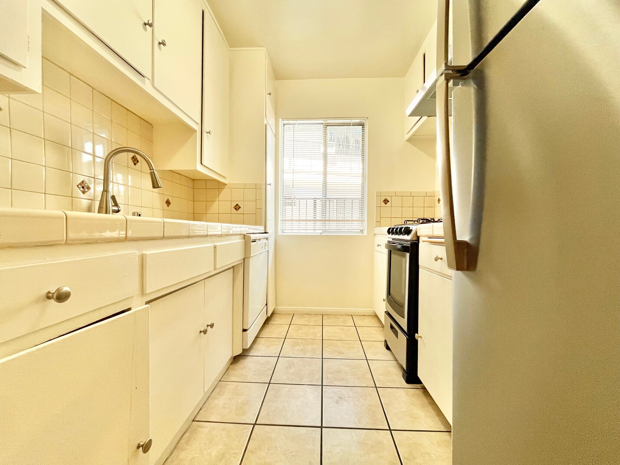 4098 Arch Dr Unit 12, Los Angeles, CA 91604 - Condo for Rent in Los ...