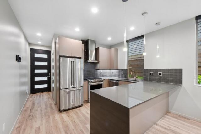 604 N 46th St, Seattle, WA 98103 - Townhome Rentals in Seattle WA ...