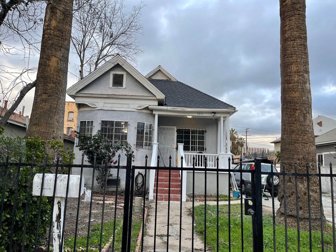 1611 W 11th Pl, Los Angeles, CA 90015 - House Rental in Los Angeles, CA ...