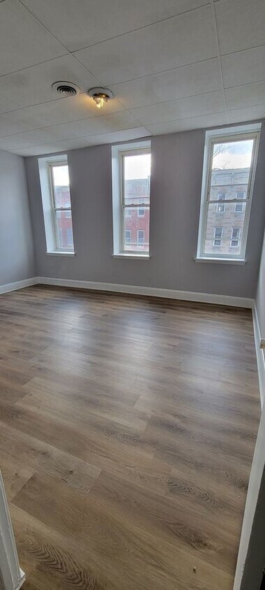 805 N Carey St Unit Apt 2, Baltimore, MD 21217 - Room for Rent in ...
