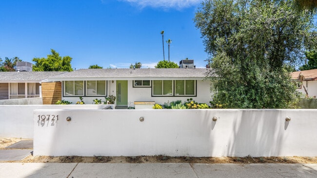 19721 Victory Blvd, Woodland Hills, CA 91367 - House Rental in Woodland ...