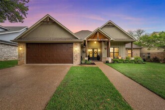 Apartments for Rent with a Walk-In Closet in Leroy TX - Page 7