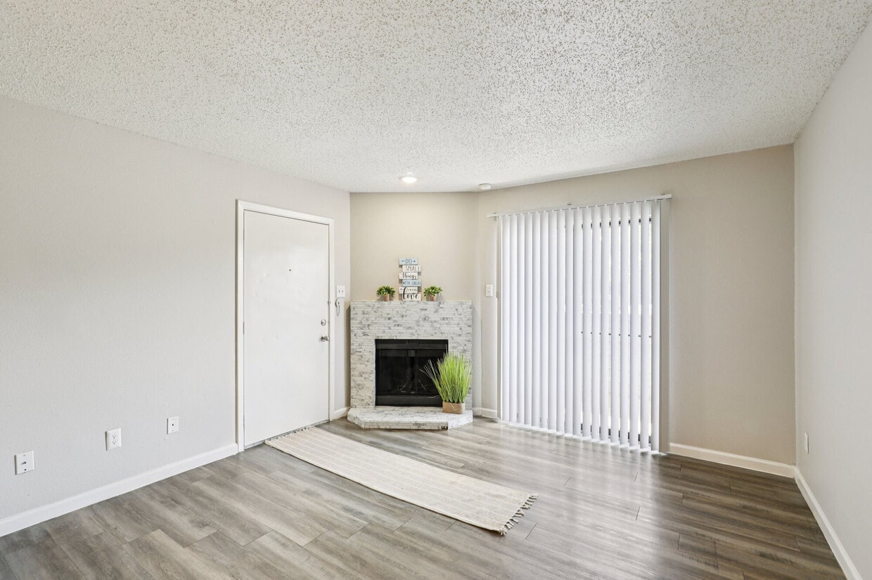 Claro Court Apartments - 10950 Woodmeadow Pky Dallas, TX 75228 ...